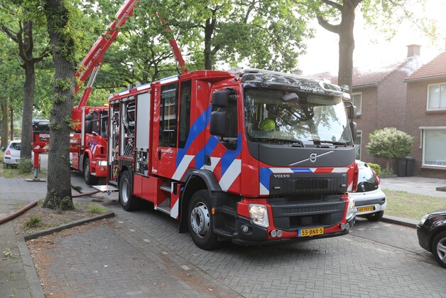 Slaapkamer volledig uitgebrand in Roosendaal, mogelijk door telefoon ...