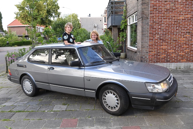 Tessa rijdt nu Saab, maar mist haar mintgroene Opel Kadett nog elke dag ...