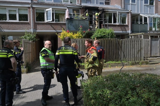 Gewonde bij brand op balkon in Breda, slachtoffer naar het ziekenhuis ...
