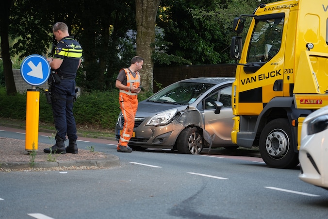 Vrouw wijkt uit voor konijn en botst tegen lantaarnpaal in Oosterhout ...