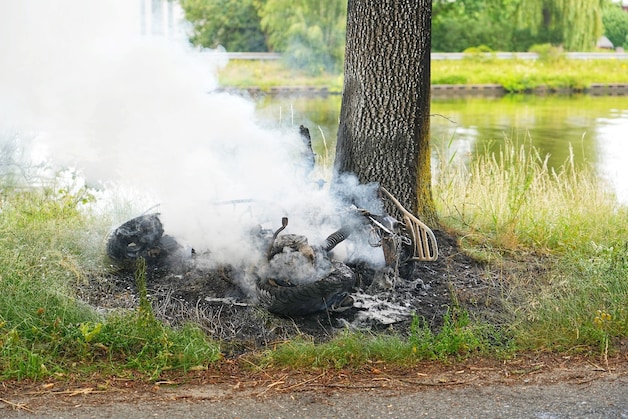 Scooter vliegt in brand in Dongen: bestuurder kan op tijd wegkomen ...