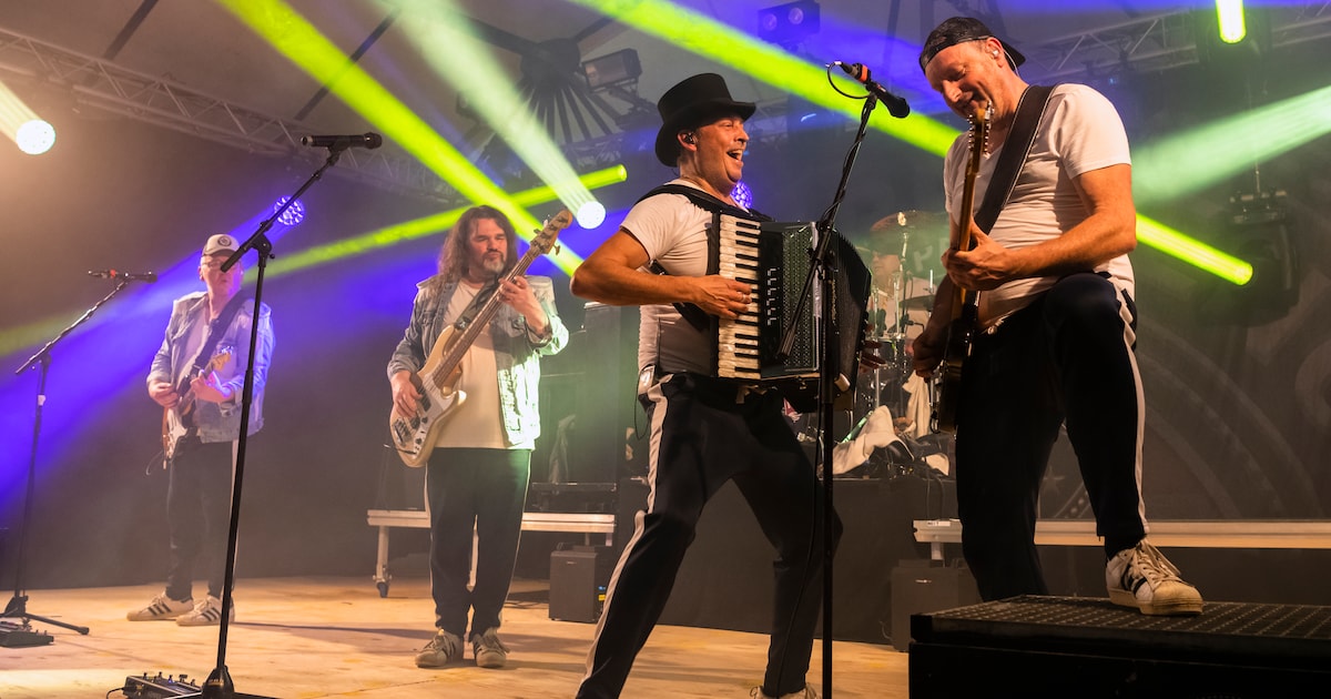 Night of the Klomps: WC Experience en Edrie Antonissen in Dinteloord ...