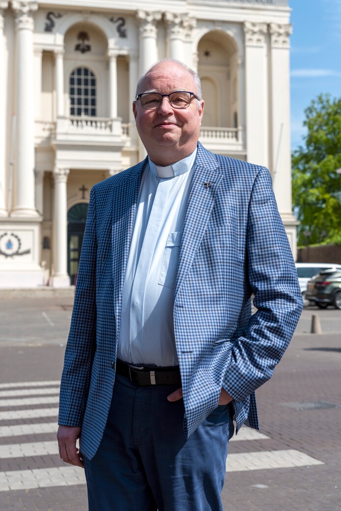 Pastoor Prasing uit Oudenbosch: ’Ging fout toen kerk zich in jaren '60 ...