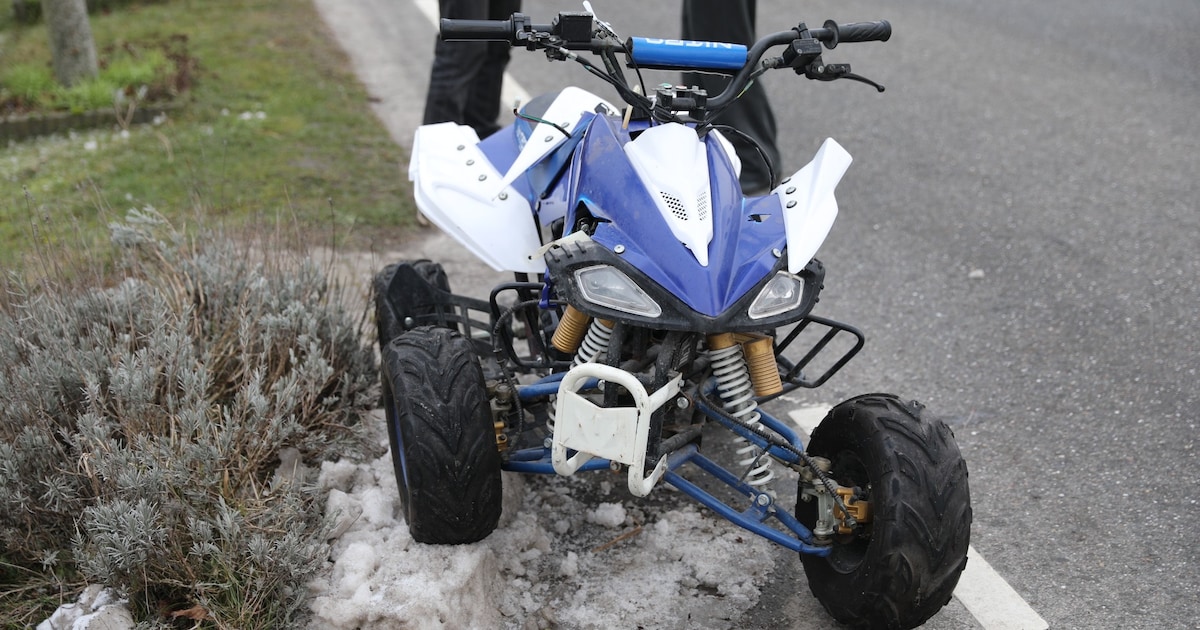 Jongen op kleine quad botst tegen boom in Dinteloord, trauma-arts landt ...