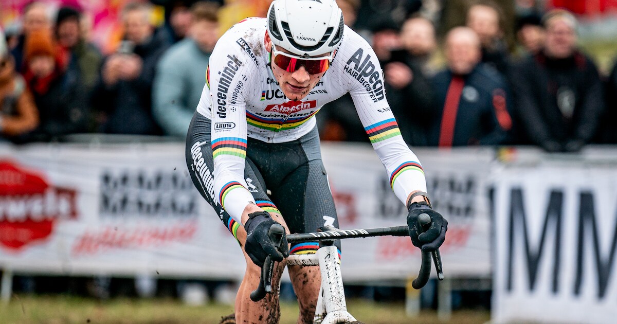 Is Mathieu van der Poel nu al beste veldrijder ooit? ‘Ik blijf er af en ...