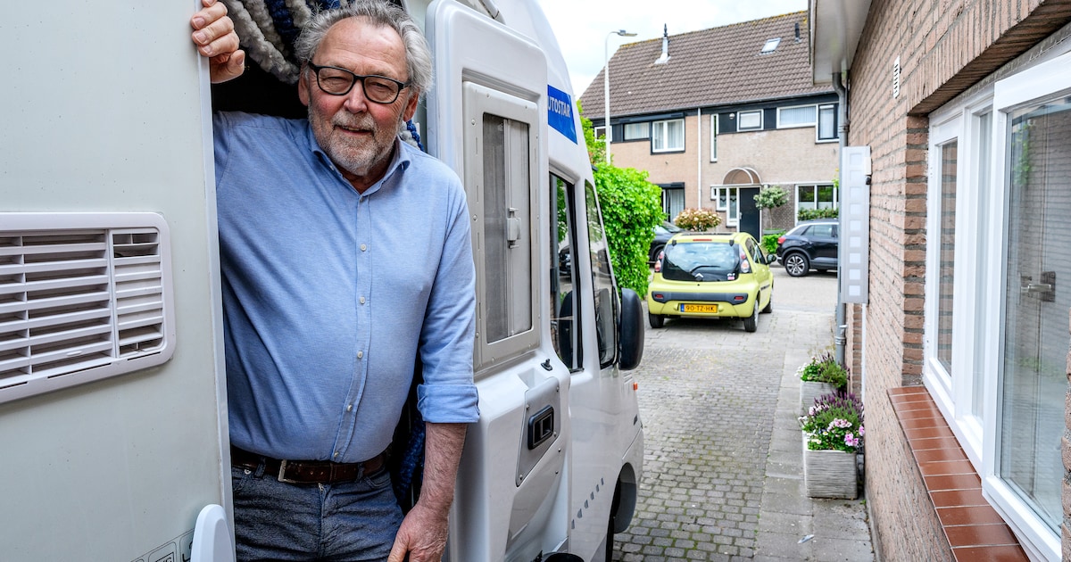 Terwijl camperaars massaal afhaken, speelt Rien (72) het spel slim ...