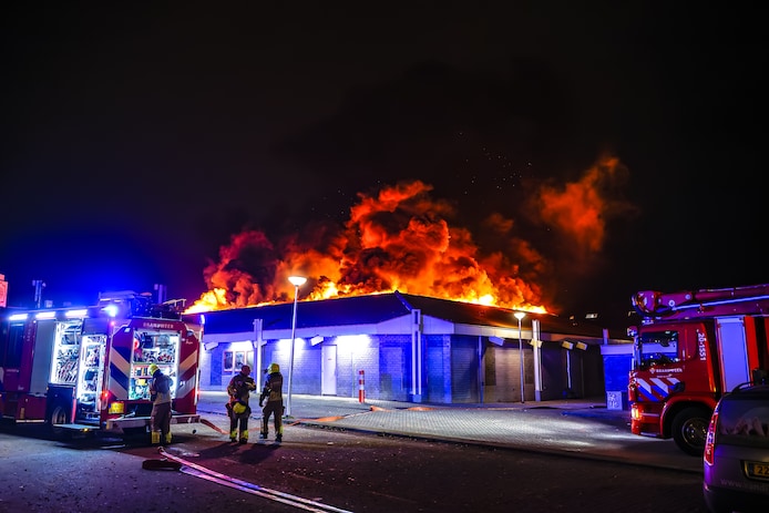 Burgemeester wil onderzoek naar geweld in nieuwjaarsnacht in Bergen op ...