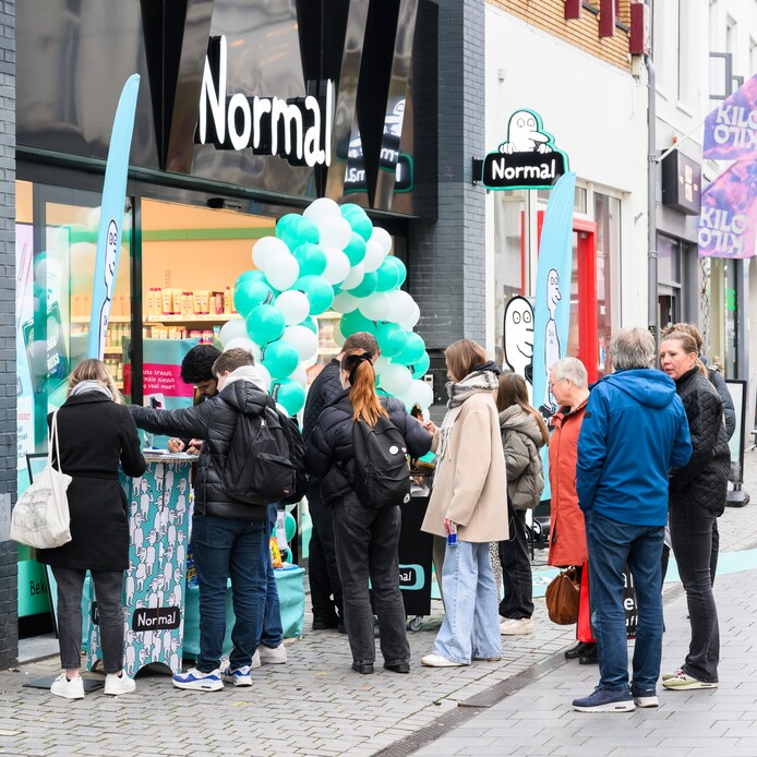 Met 200 man in de rij voor opening Normal in Breda: ‘Ik weet gewoon niet waar ik moet kijken ...