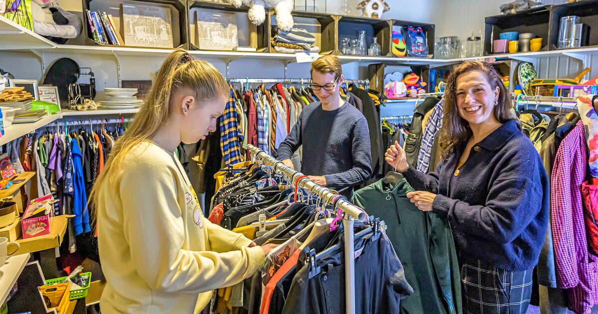 ‘Meuk is leuk’: stichting Just Grow heeft een kringloopwinkel, maar ...