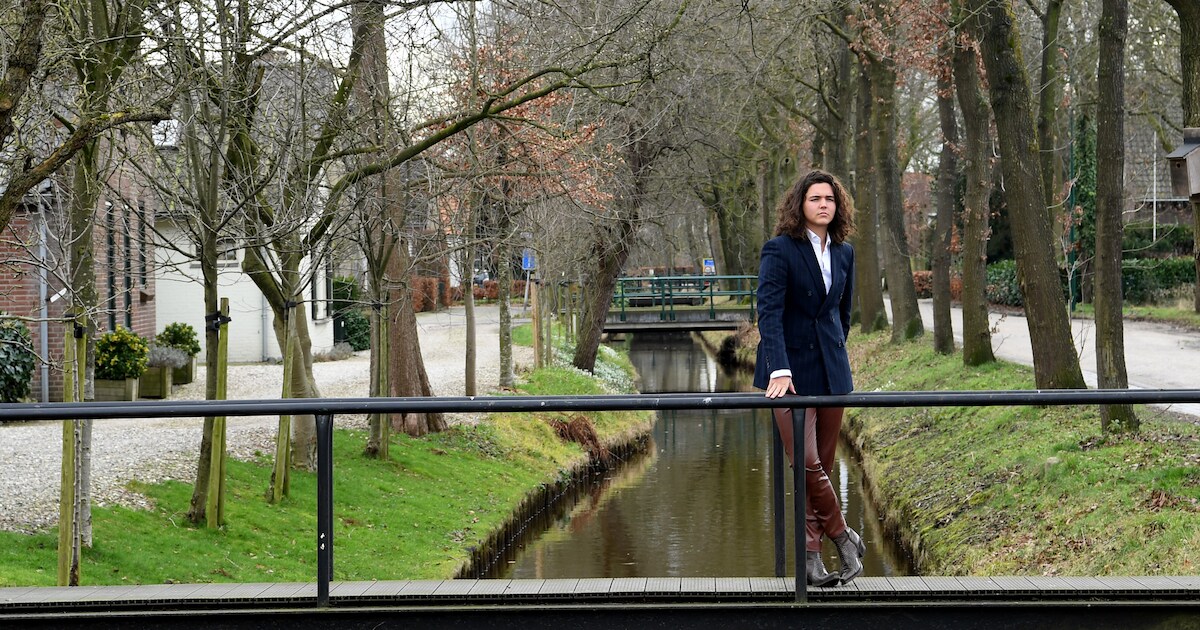 Gaat zanger Sem Rozendaal vanavond door naar de liveshows van The Voice ...