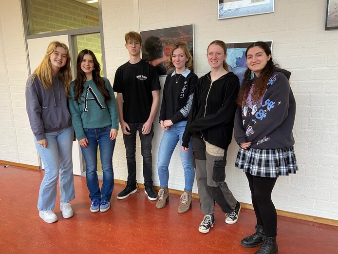 Vallende sterren: kunstklas Willibrord Gymnasium exposeert in de Wieger ...