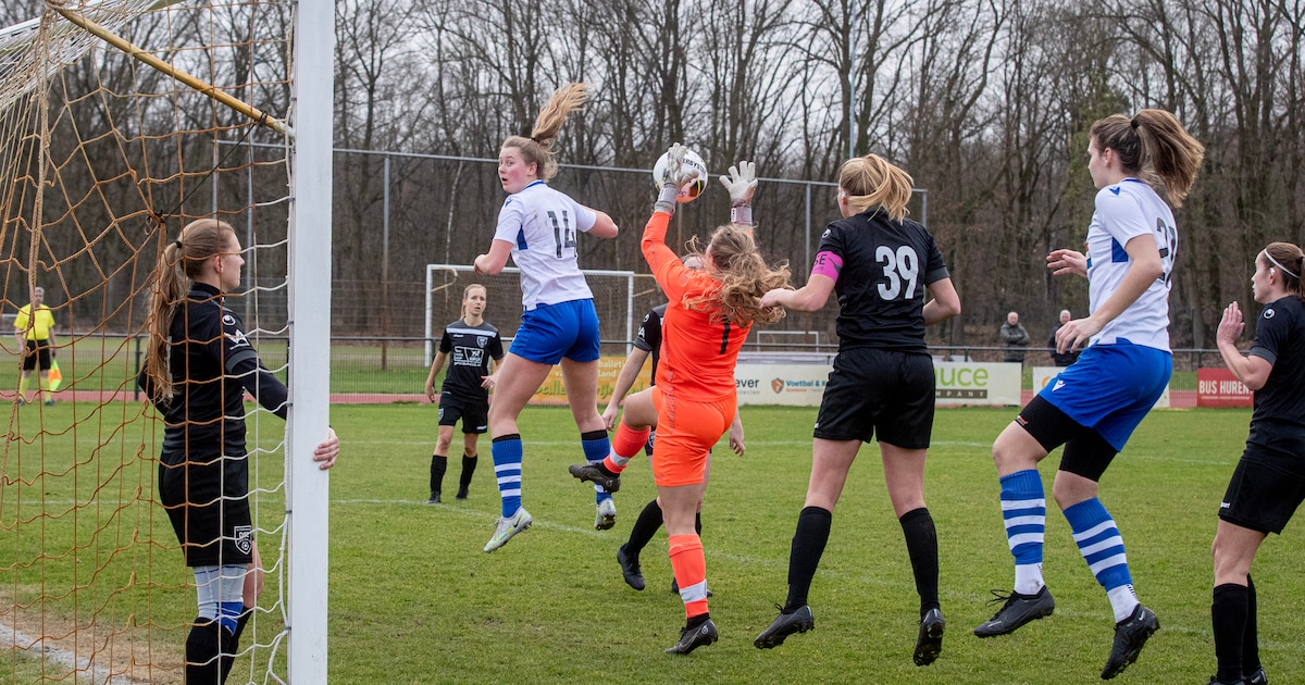 DSE-vrouwen maken drie goals, maar zelfs dat is niet genoeg voor de winst | Amateurvoetbal | BN ...