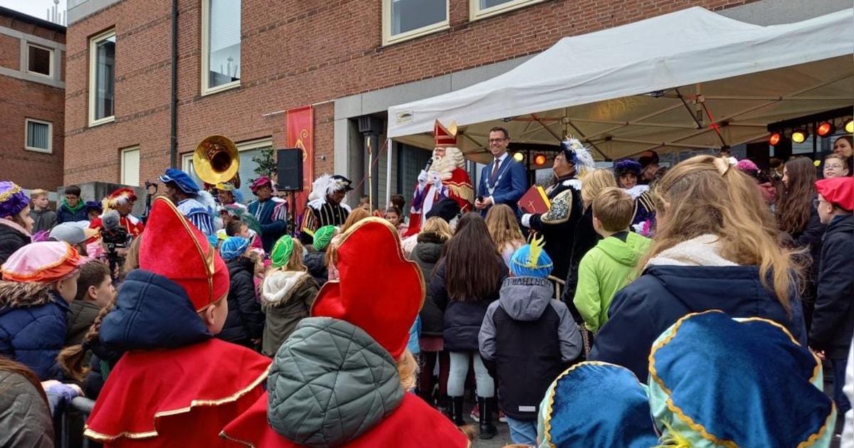 Hij komt, hij komt, die lieve goede Sint: maar waar en wanneer komt ...