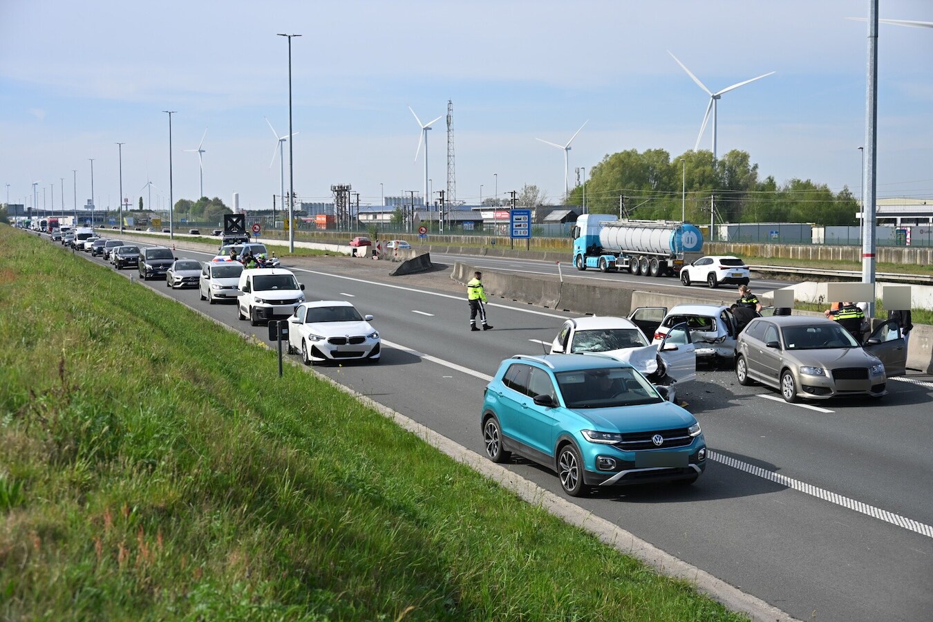 Gewonde bij ongeval op A16 net over Belgische grens, hulpverlening ...
