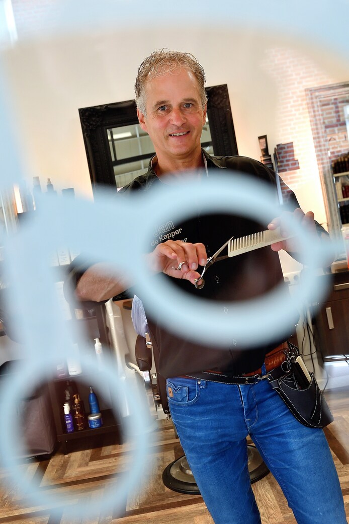 Jan de kapper verhuist naar Zevenbergen: ‘Mijn Moerdijkse dorpshart ...