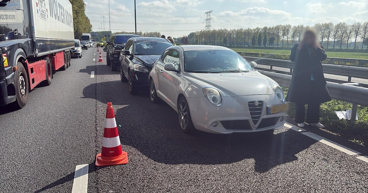 Drie auto’s getakeld bij ongeval op de A27 bij Raamsdonksveer | Breda ...