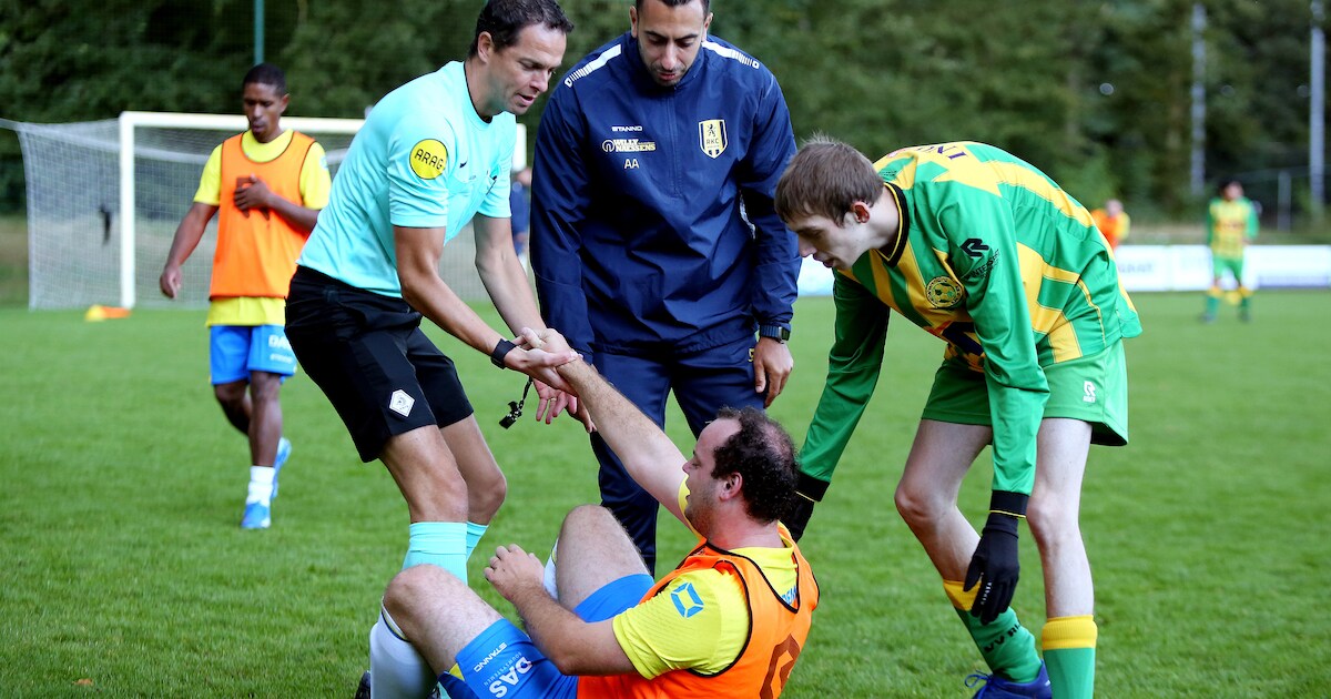 G-teams voor een dag ‘professionele voetballers’: ‘Grote eer om voor ...