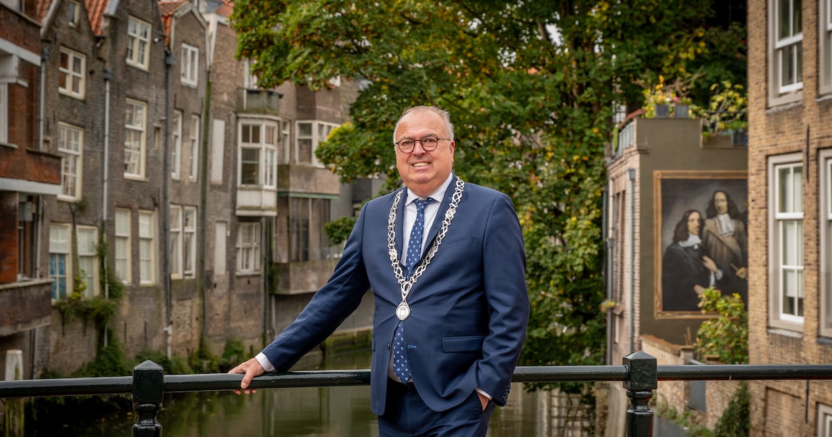 Oud-burgemeester Peter van der Velden (71) wordt informateur in ...