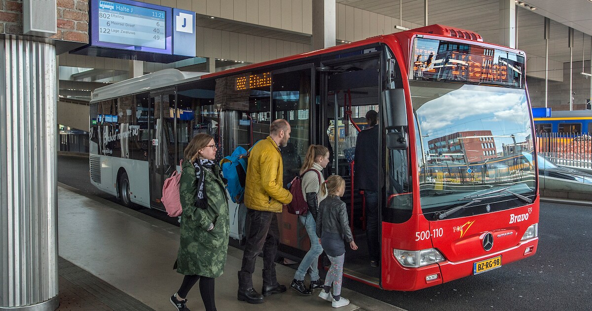 Brabantse vervoersbazen laten het afweten bij busdebat | Breda | BN ...